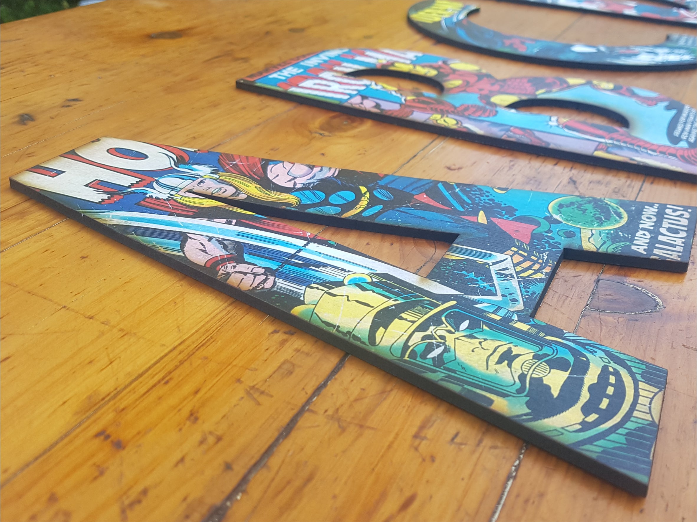 SUPERHERO LETTERS - A5 – Iets Moois - Hout & Sticker Dekor