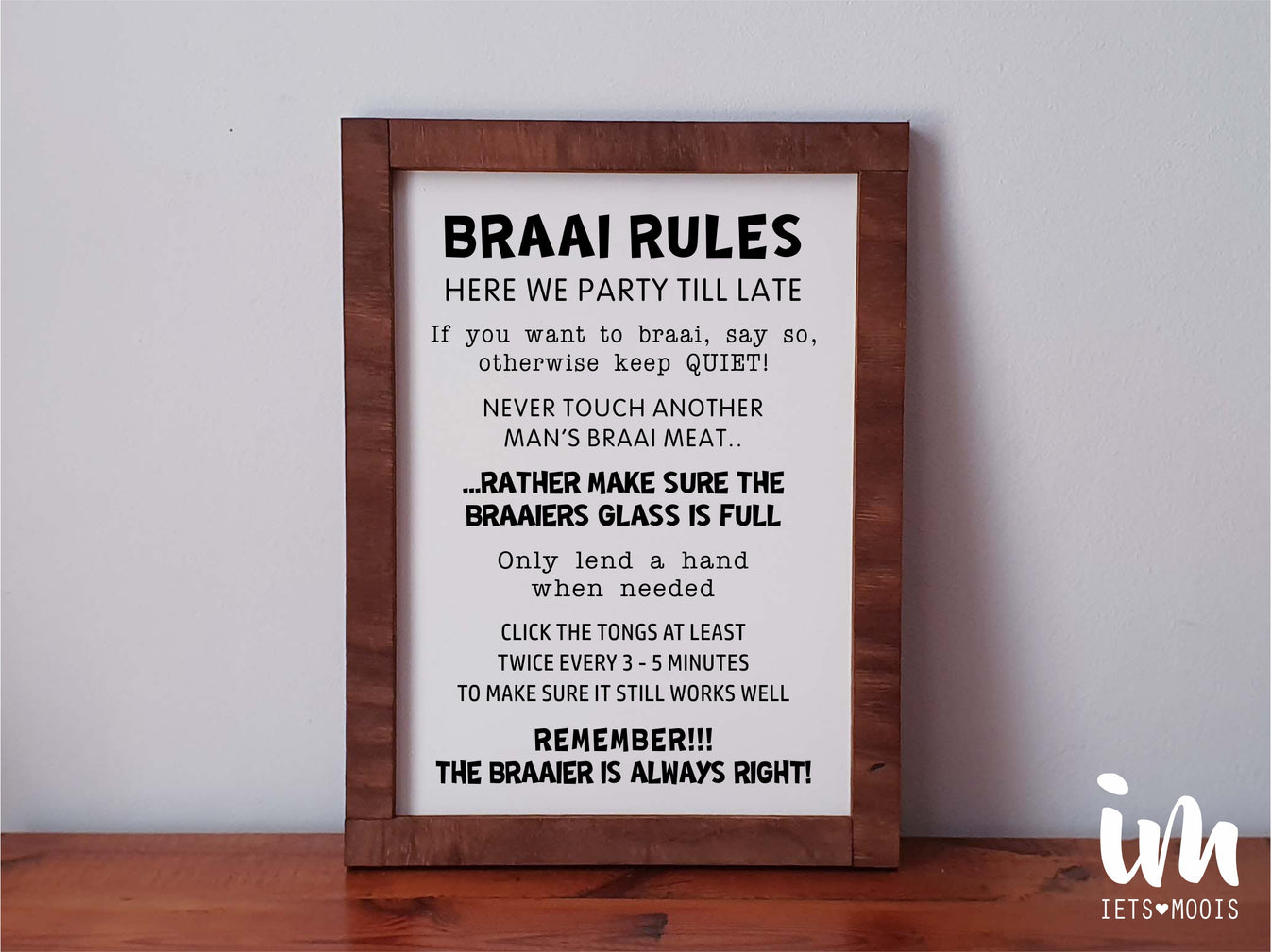 S002 - BRAAI RULES – Iets Moois - Hout & Sticker Dekor